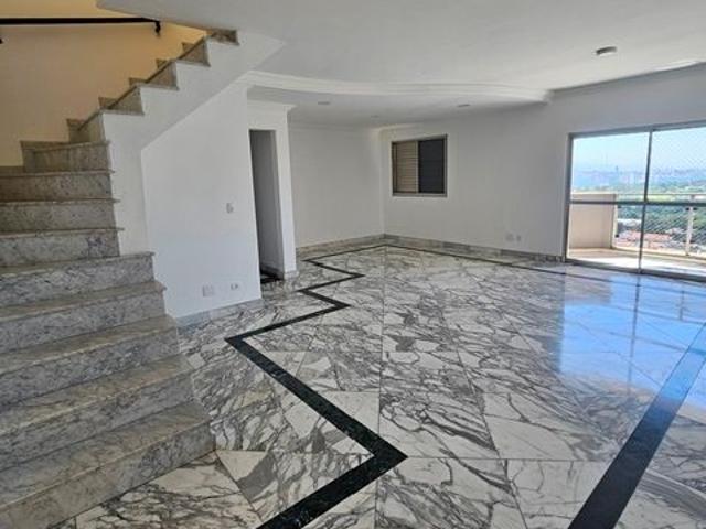 Apartamento para Aluguel com 3 quartos, 190 m² por R$ 4.800