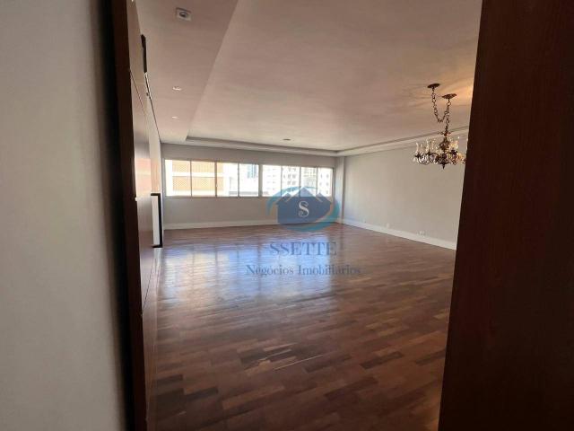Apartamento para Aluguel com 3 quartos, 190 m² por R$ 13.500