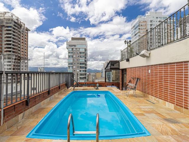 Apartamento para Aluguel com 3 quartos, 240 m² por R$ 35.000
