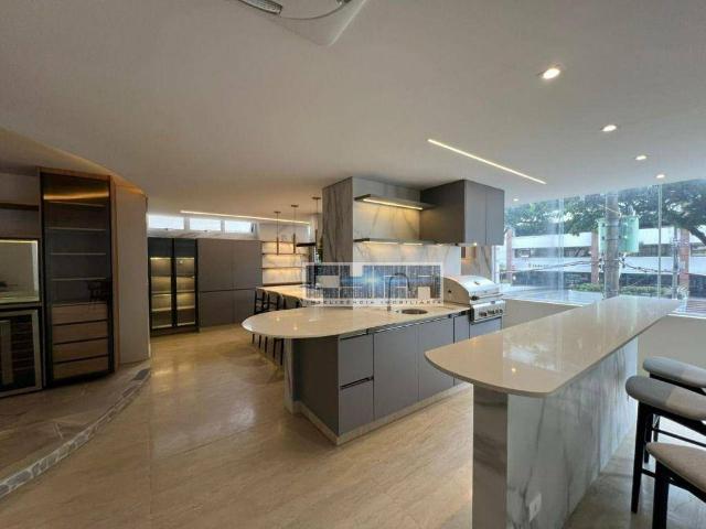 Apartamento para Aluguel com 3 quartos, 270 m² por R$ 25.000