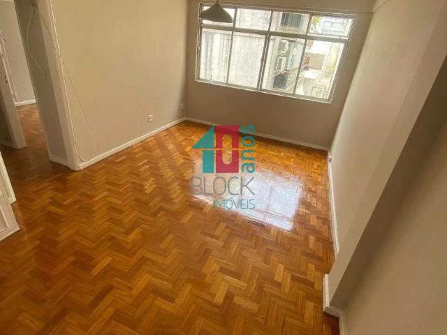 Apartamento para aluguel com 3 quartos em Leblon com 90m²