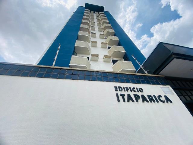 Apartamento para Aluguel com 3 quartos por R$ 2.000