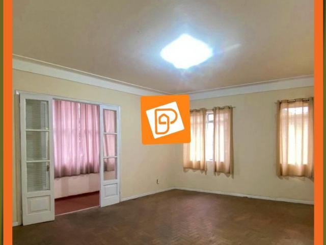 Apartamento para Aluguel com 3 quartos por R$ 2.300