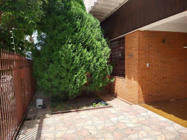 Apartamento para Aluguel com 3 quartos por R$ 2.700