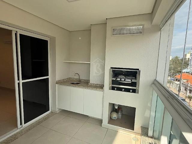 Apartamento para Aluguel com 3 quartos por R$ 2.800