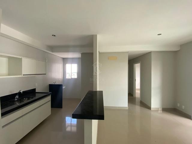 Apartamento para Aluguel com 3 quartos por R$ 3.000