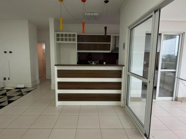 Apartamento para Aluguel com 3 quartos por R$ 3.350