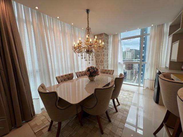 Apartamento para Aluguel com 4 quartos, 146 m² por R$ 14.000