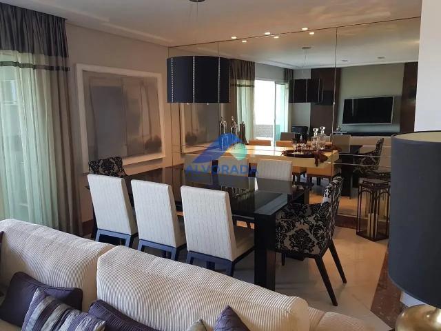 Apartamento para Aluguel com 4 quartos, 153 m² por R$ 7.500