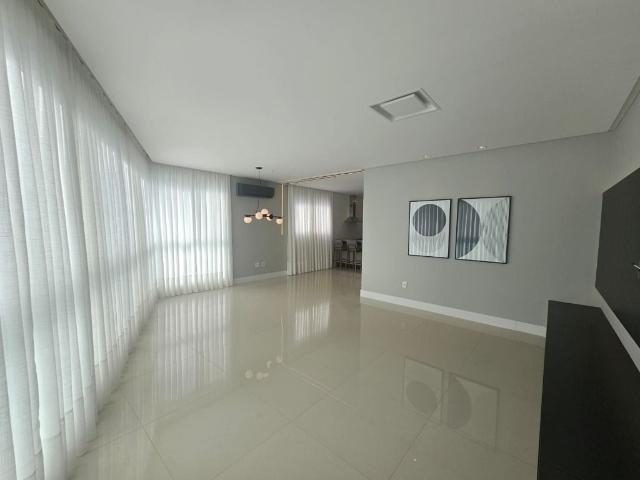Apartamento para Aluguel com 4 quartos, 164 m² por R$ 10.975