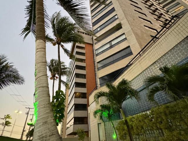 Apartamento para Aluguel com 4 quartos, 175 m² por R$ 10.000