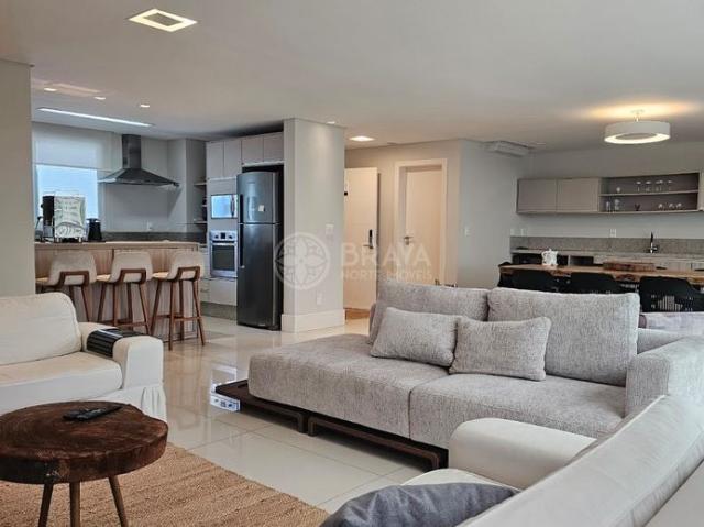 Apartamento para Aluguel com 4 quartos, 180 m² por R$ 30.000