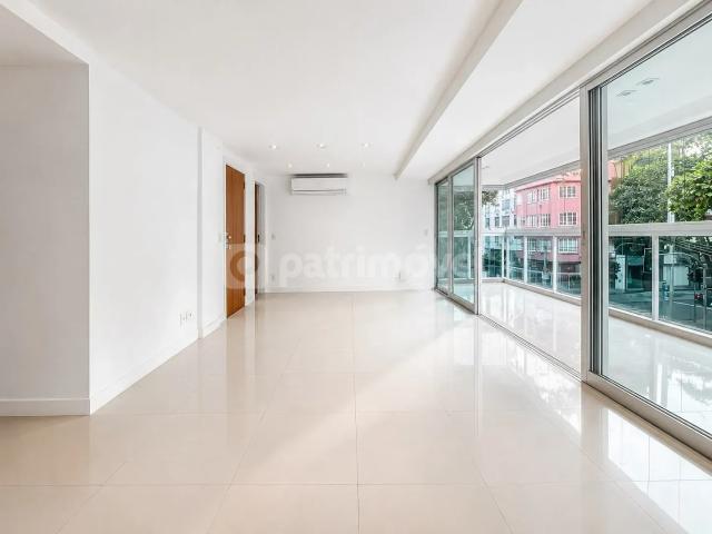 Apartamento para Aluguel com 4 quartos, 198 m² por R$ 20.000