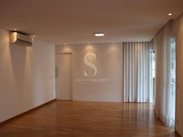 Apartamento para Aluguel com 4 quartos, 210 m² por R$ 25.000