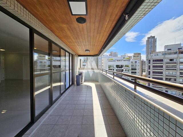 Apartamento para Aluguel com 4 quartos, 212 m² por R$ 18.000