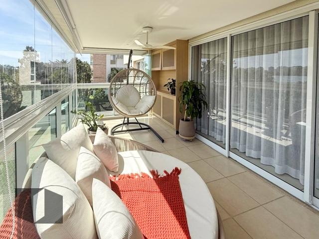 Apartamento para Aluguel com 4 quartos, 226 m² por R$ 17.000