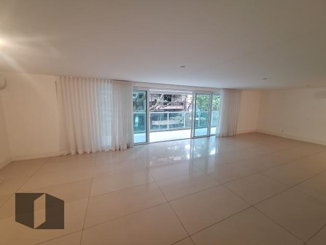 Apartamento para Aluguel com 4 quartos, 229 m² por R$ 33.000