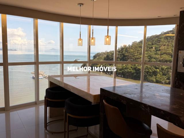 Apartamento para Aluguel com 4 quartos, 237 m² por R$ 41.500