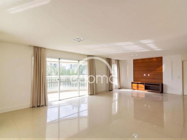 Apartamento para Aluguel com 4 quartos, 242 m² por R$ 13.500