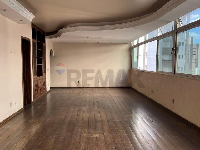 Apartamento para Aluguel com 4 quartos, 290 m² por R$ 6.000