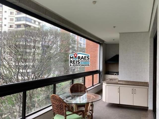Apartamento para aluguel em Moema