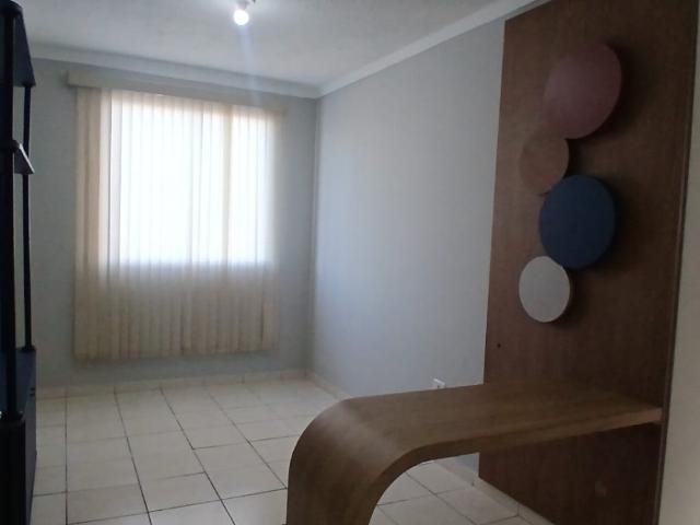 Apartamento para Aluguel por R$ 1.400