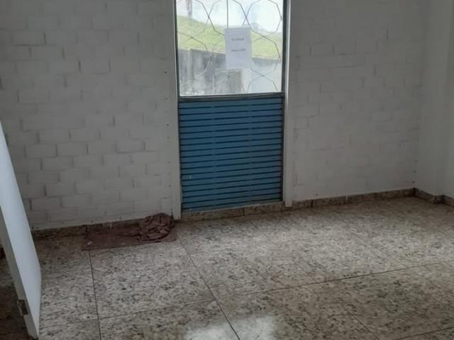 Apartamento para Aluguel por R$ 1.500