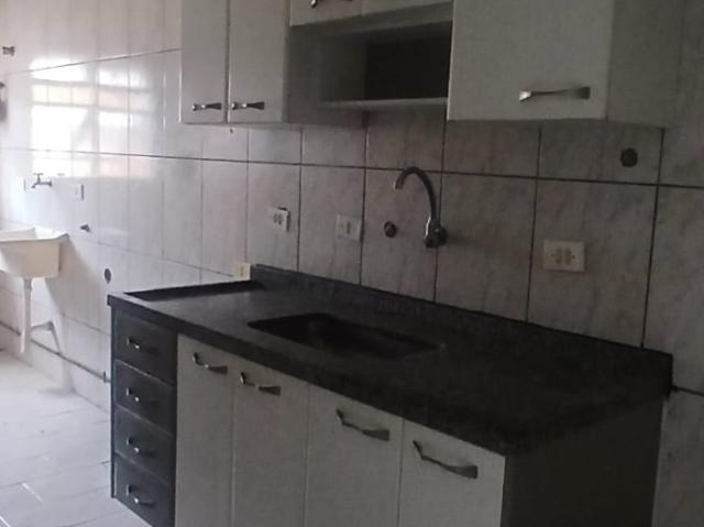 Apartamento para Aluguel por R$ 2.100