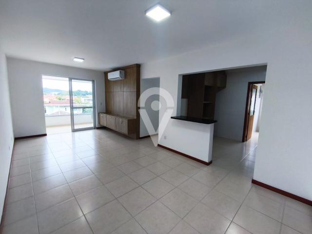Apartamento para alugar com 3 quartos no bairro Amizade em Jaraguá do Sul