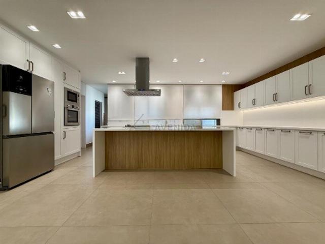 Apartamento para alugar com 3 Suítes + 3 Quartos em Santa Rosa, Londrina PR