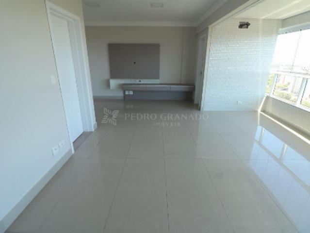 Apartamento para alugar com 3 Suítes em Zona 01 Centro, Maringá PR
