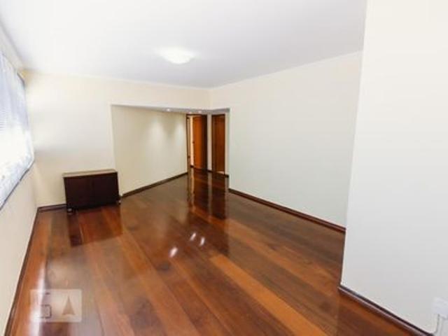 Apartamento para alugar com 120m², 3 quartos e 1 vaga
