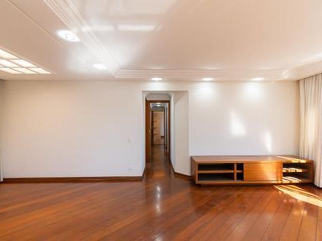 Apartamento para alugar com 121m², 3 quartos e 2 vagas