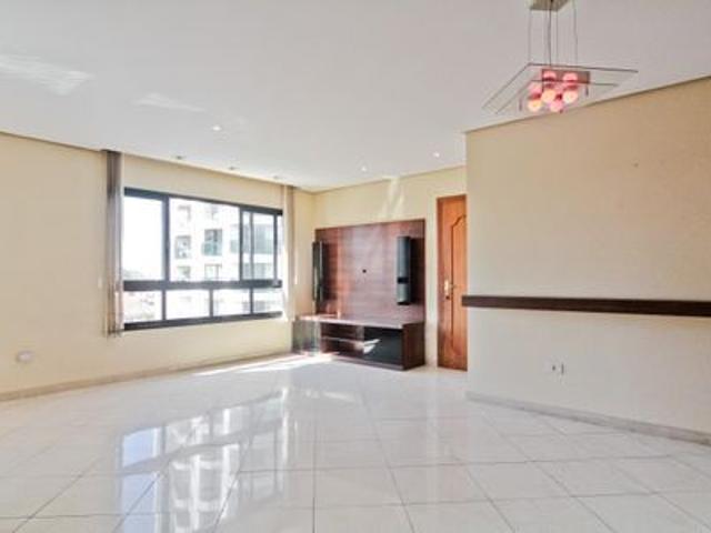 Apartamento para alugar com 136m², 4 quartos e 2 vagas