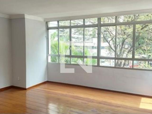 Apartamento para alugar com 137m², 3 quartos e 1 vaga