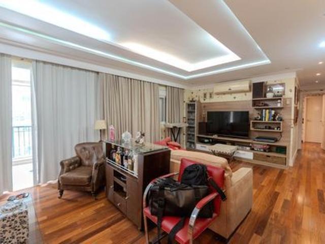 Apartamento para alugar com 138m², 4 quartos e 3 vagas