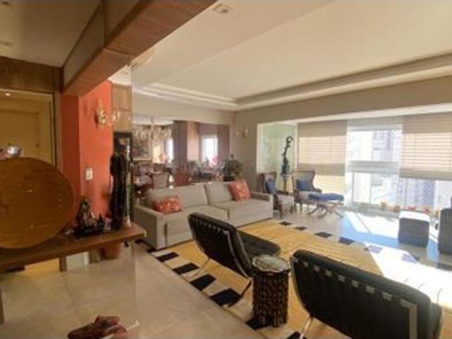 Apartamento para alugar com 138m², 3 quartos e 3 vagas