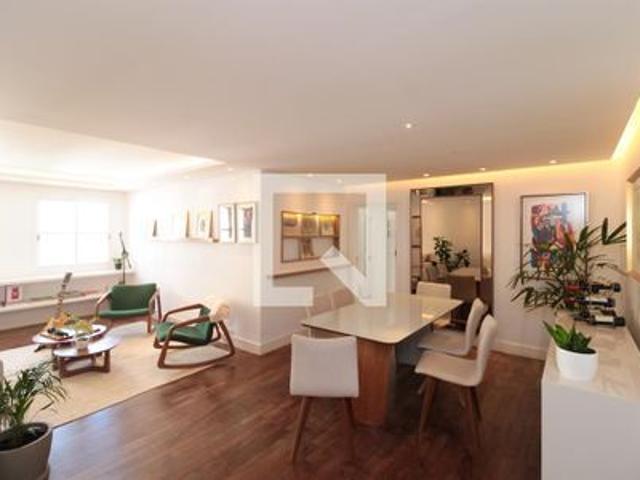 Apartamento para alugar com 130m², 4 quartos e 1 vaga