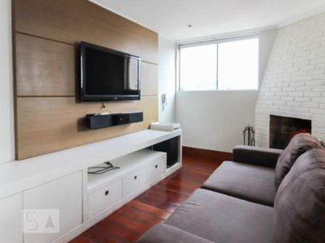 Apartamento para alugar com 130m², 3 quartos e 1 vaga
