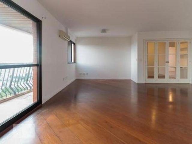 Apartamento para alugar com 130m², 3 quartos e 3 vagas