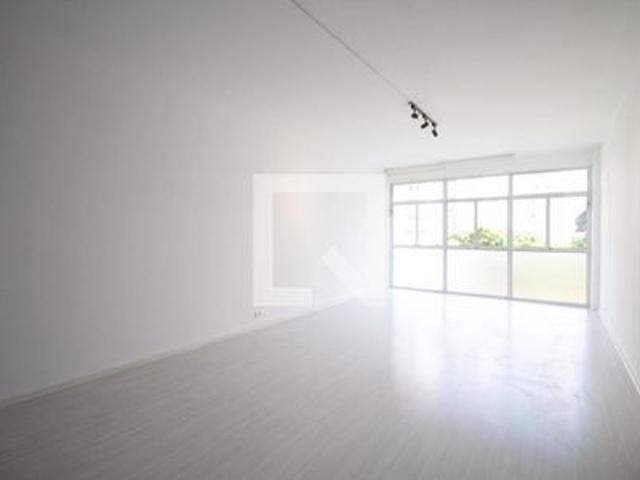 Apartamento para alugar com 131m², 3 quartos e 1 vaga