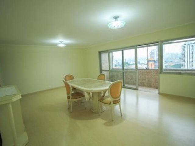 Apartamento para alugar com 132m², 3 quartos e 1 vaga