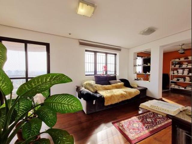Apartamento para alugar com 144m², 3 quartos e 4 vagas