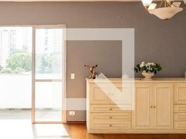 Apartamento para alugar com 146m², 4 quartos e 3 vagas