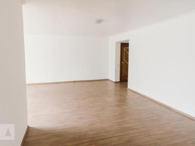 Apartamento para alugar com 140m², 3 quartos e 1 vaga