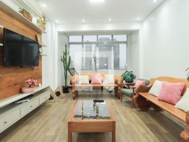 Apartamento para alugar com 140m², 3 quartos e sem vaga