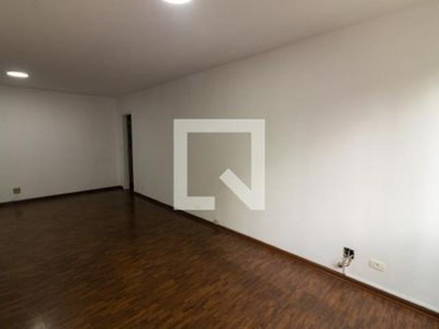 Apartamento para alugar com 142m², 4 quartos e 1 vaga
