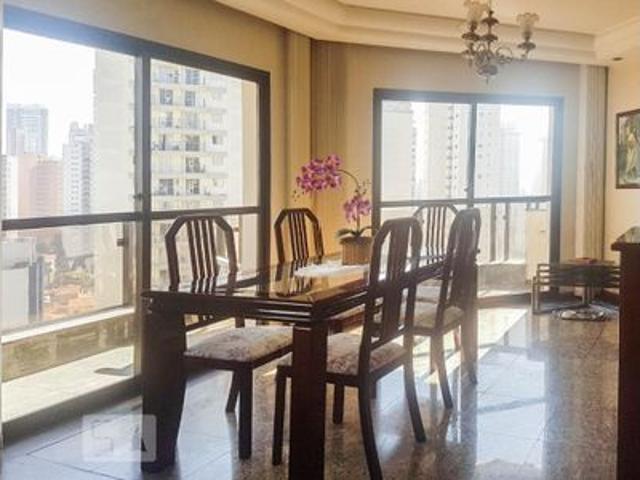 Apartamento para alugar com 155m², 4 quartos e 3 vagas