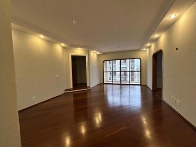 Apartamento para alugar com 157m², 3 quartos e 2 vagas