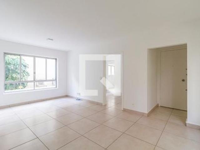 Apartamento para alugar com 157m², 3 quartos e sem vaga